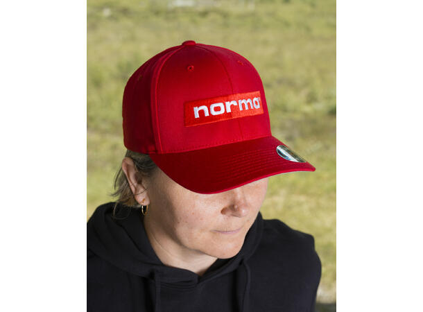 Norma Caps Flexfit rød Rød Flexfit caps i fire størrelser - Norma AS